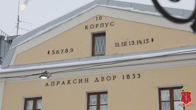 Полиция пришла с проверкой на рынок в Апраксином дворе
