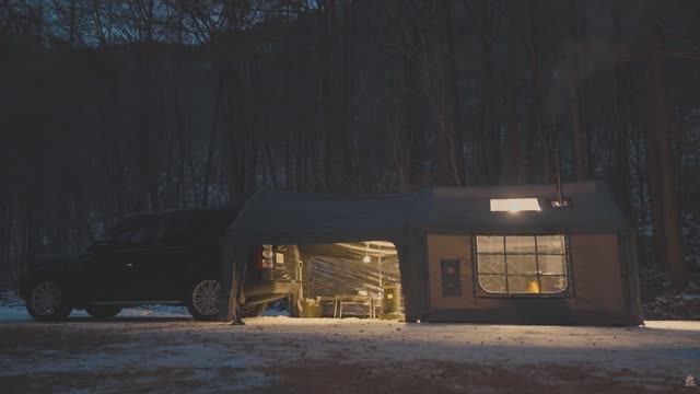 Поход в снежный кемпинг с моей собакой .