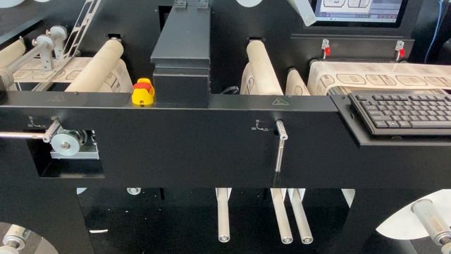 Saga Salf-350 — принтер для печати этикеток 4 в 1