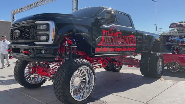 Самые крутые тюнингованные грузовики в США