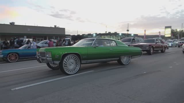 Big rims — большой обод колеса — термин, обозначающий большие литые или легкосплавные диски