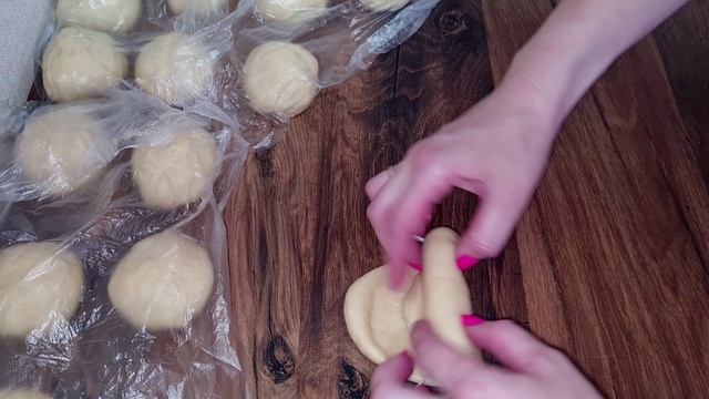 Булочки с изюмом