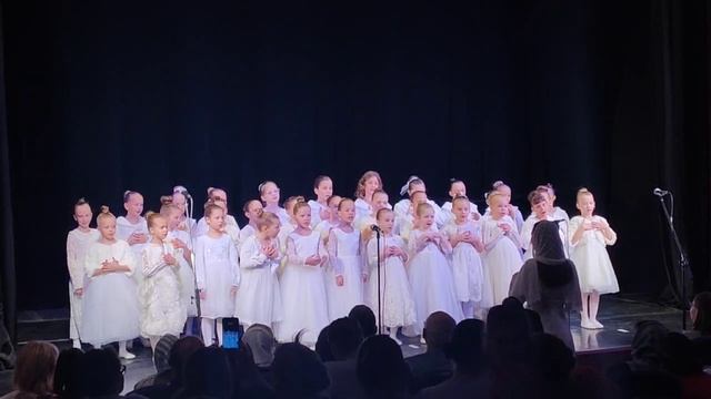 ПРАЗДНИЧНЫЙ КОНЦЕРТ ВОСПИТАННИЦ ИВЕРСКОЙ ГИМНАЗИИ «ЗА РОЖДЕСТВЕНСКИМ ЧУДОМ»