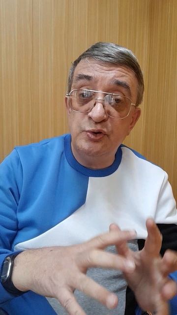 Анекдот про рыбалку про заначку рыбака