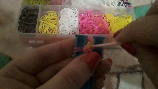 Плетём браслетик "Круговые узелки" на рогатке.