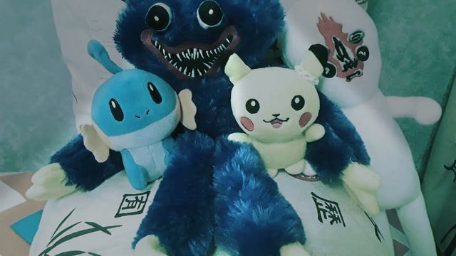 Хагги Вагги позирует под рэп хаски Бублика.