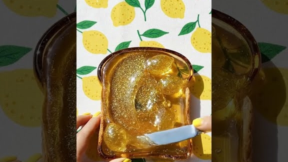 залипательная еда от ИИ. фруктовый бутерброд