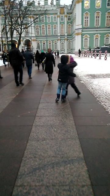 Семён и Василиса Самба у Эрмитажа