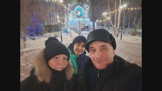 Вечерняя прогулка по Лисихинскому парку. Гуляем втроём.