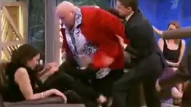 Драка в передаче Пусть говорят (Первый канал  08 2012)