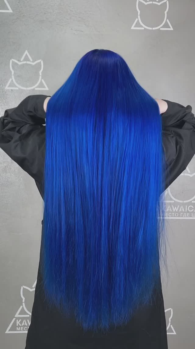 Выполнили яркое окрашивание в синий на красителе Антоцианин