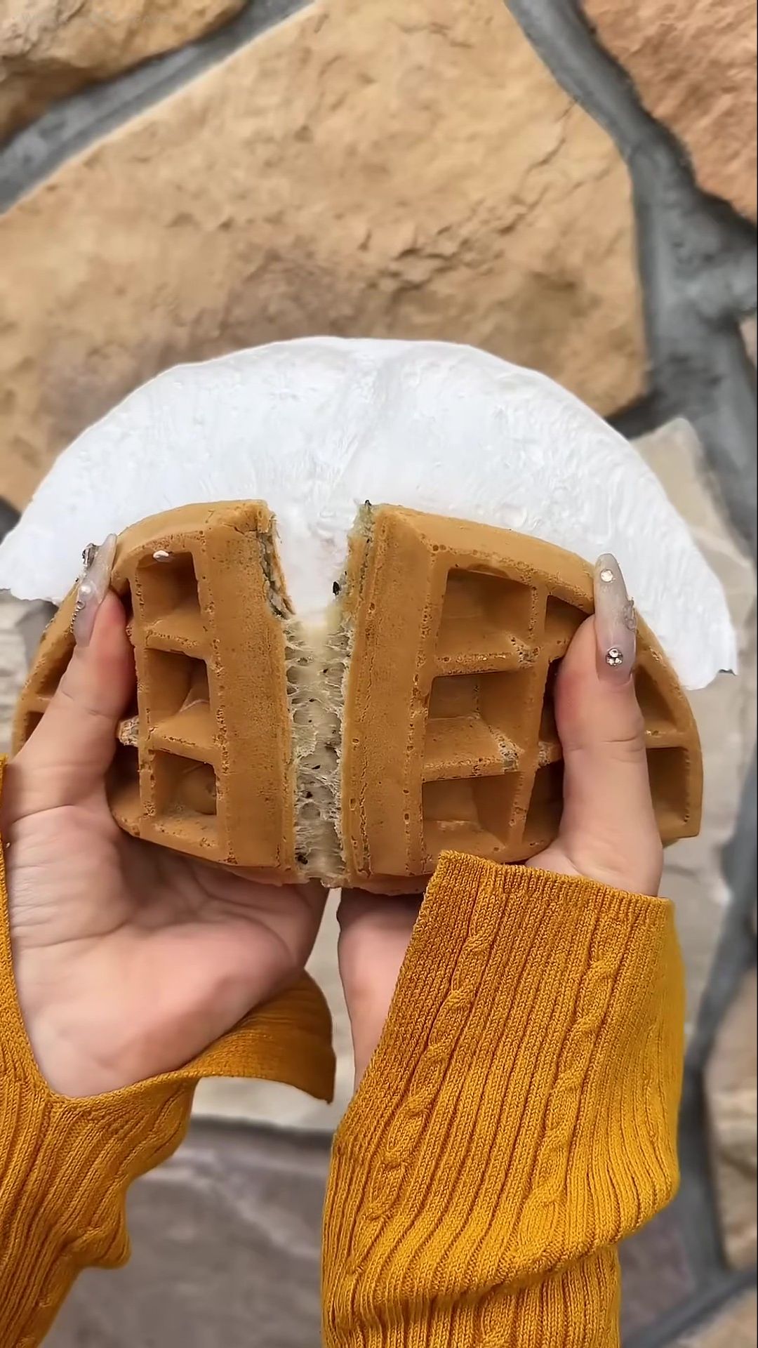 Вафли со взбитыми сливками🧇