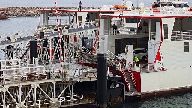 Хасаб подготовка парома к рейсу
