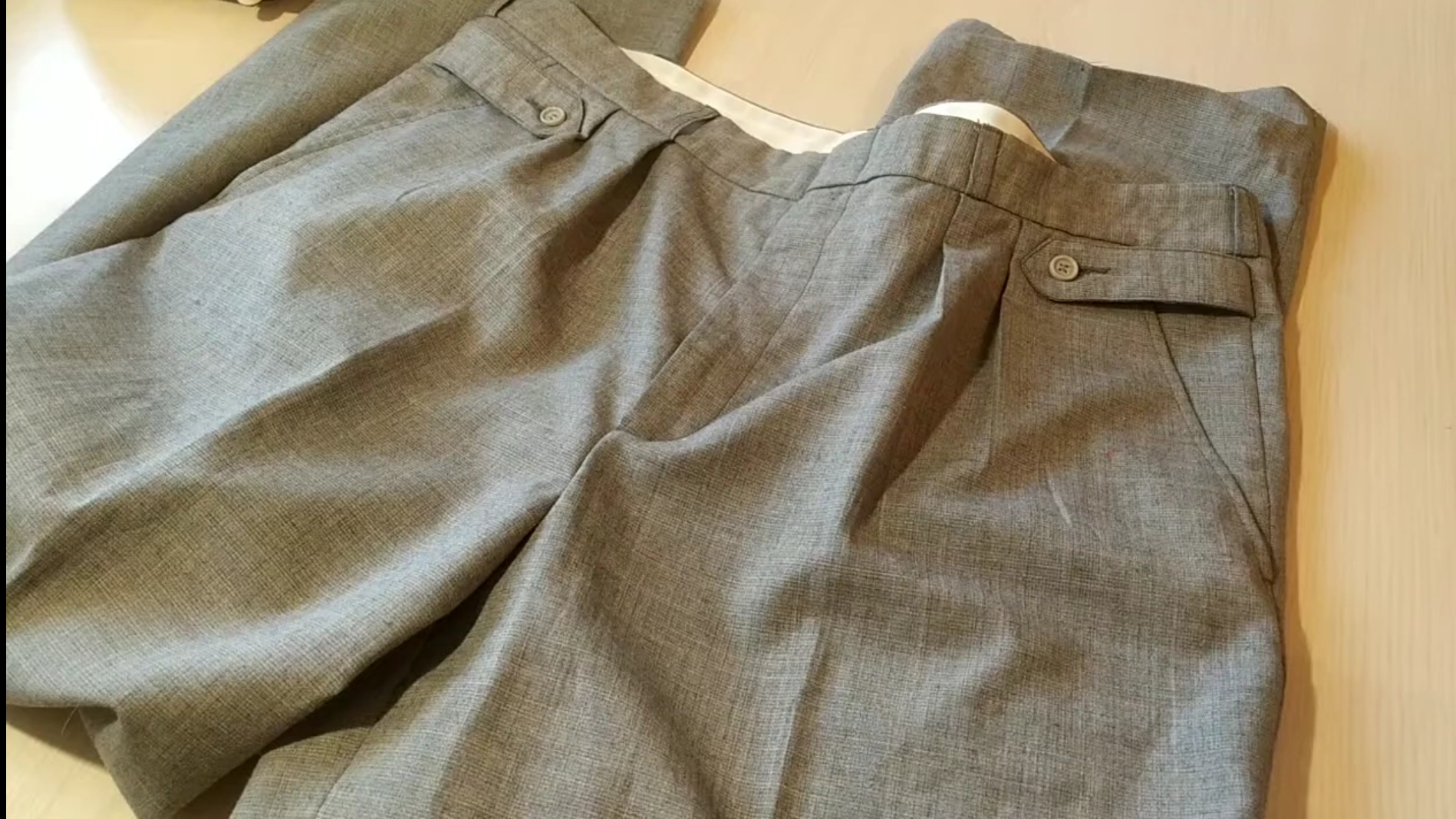 Как увеличить мужские брюки в поясе.