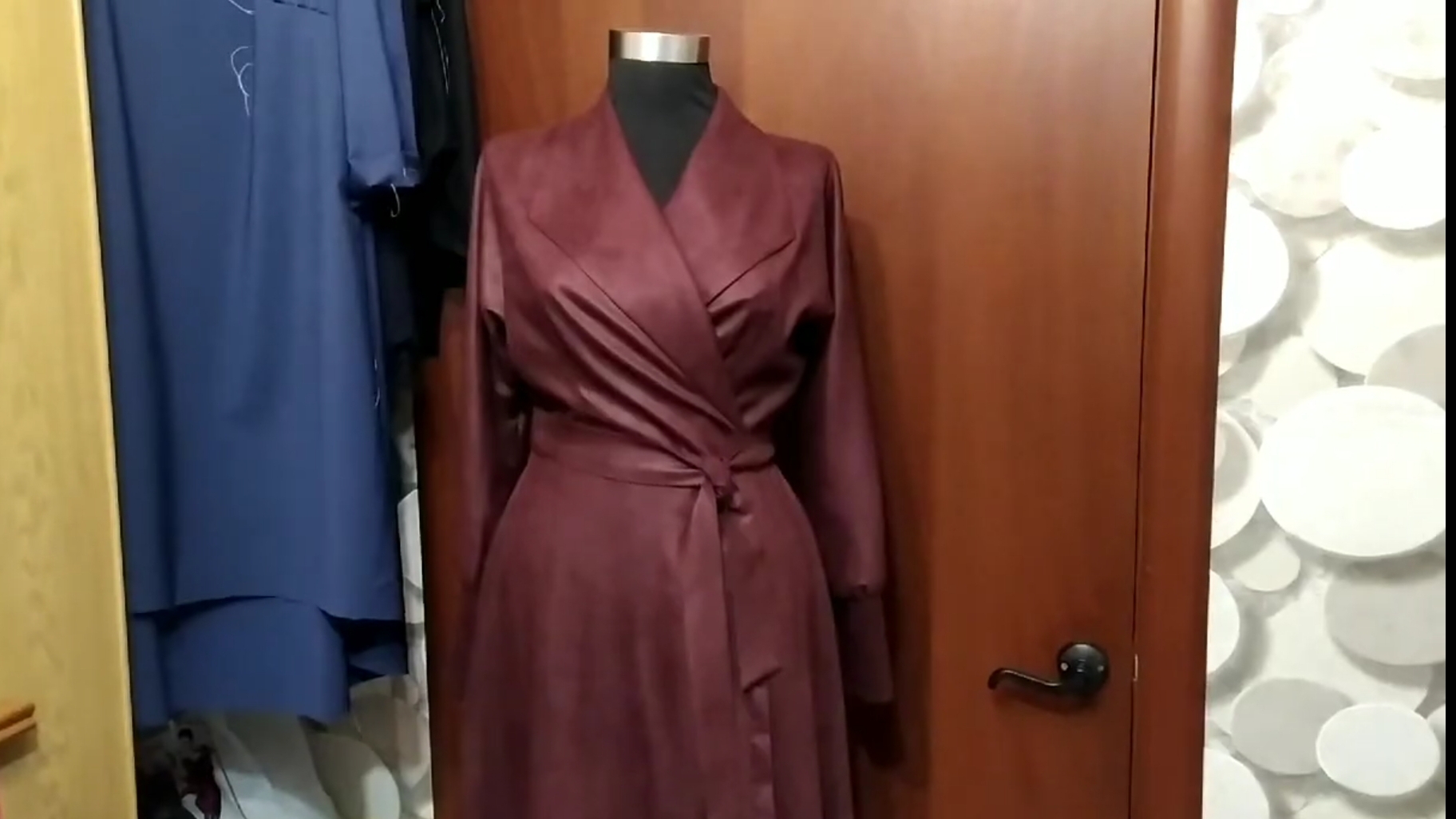 Как обработать цельнокроеный воротник