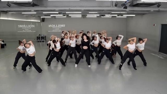 ITZY (있지) - 'Born To Be' dance practice mirrored
