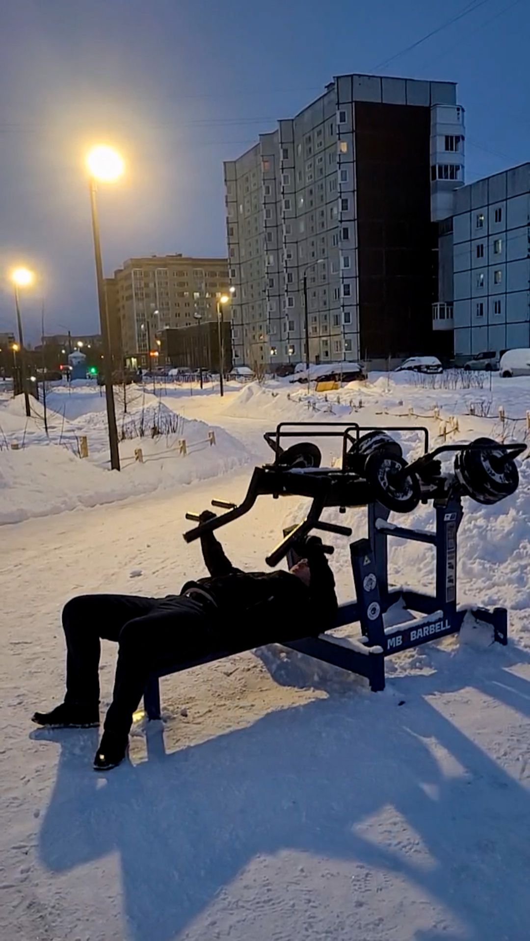 Жим лёжа - уличный вариант