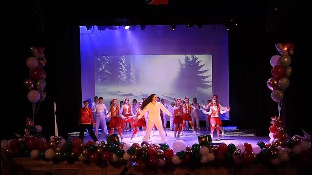 ЗВЕНИТ ЯНВАРСКАЯ ВЬЮГА |  ТАНЦОРЫ ЭСТРАДНОГО ОТДЕЛЕНИЯ