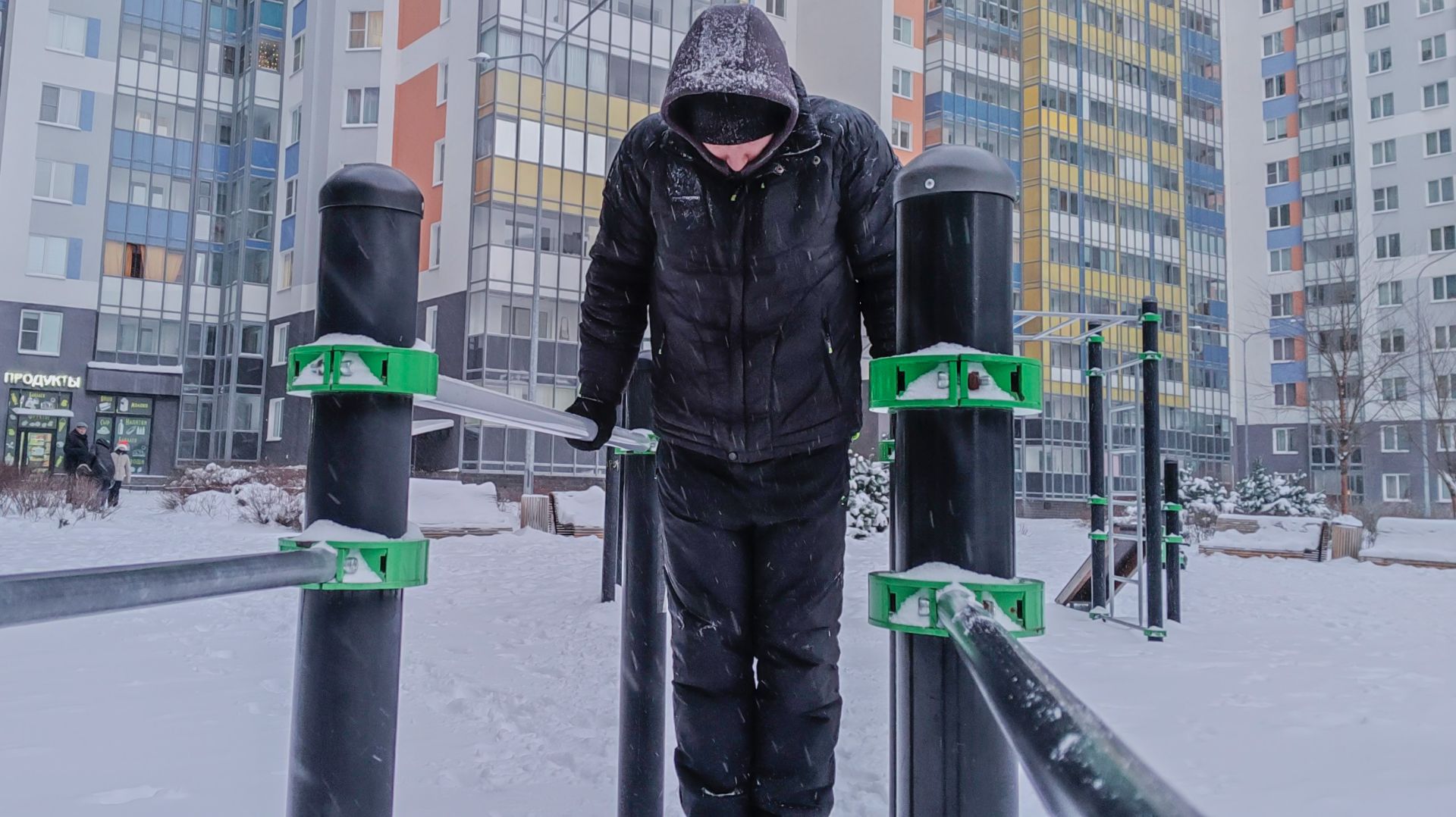 40 минут ПАХАТЫ на ТУРНИКАХ и БРУСЬЯХ со СВОИМ ВЕСОМ в мороз.