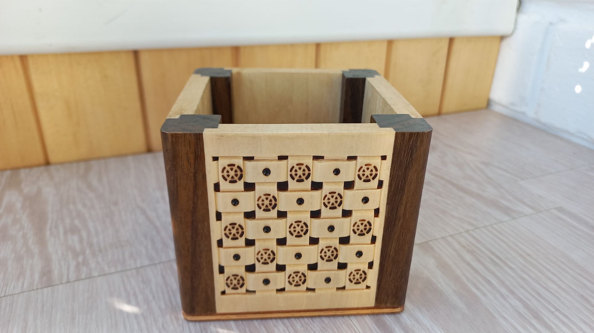 Карандашницы с применением венге, амазуке, зебрано, амаранта, ятобы, лайсвуда, бубинго, амер. ореха