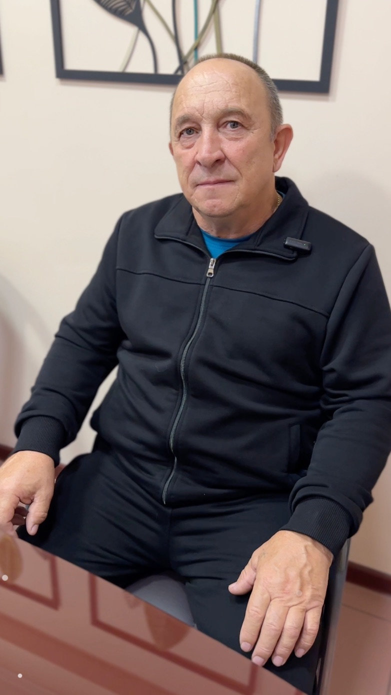 «Не мог есть и улыбаться», а теперь - полноценная жизнь с новыми зубами