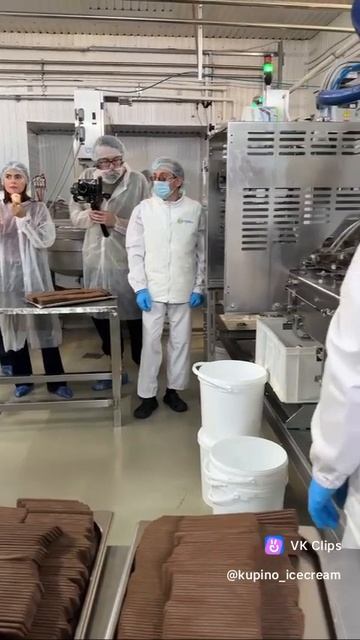 Губернатор Новосибирской области Травников Андрей Александрович посетил фабрику мороженого в Купино