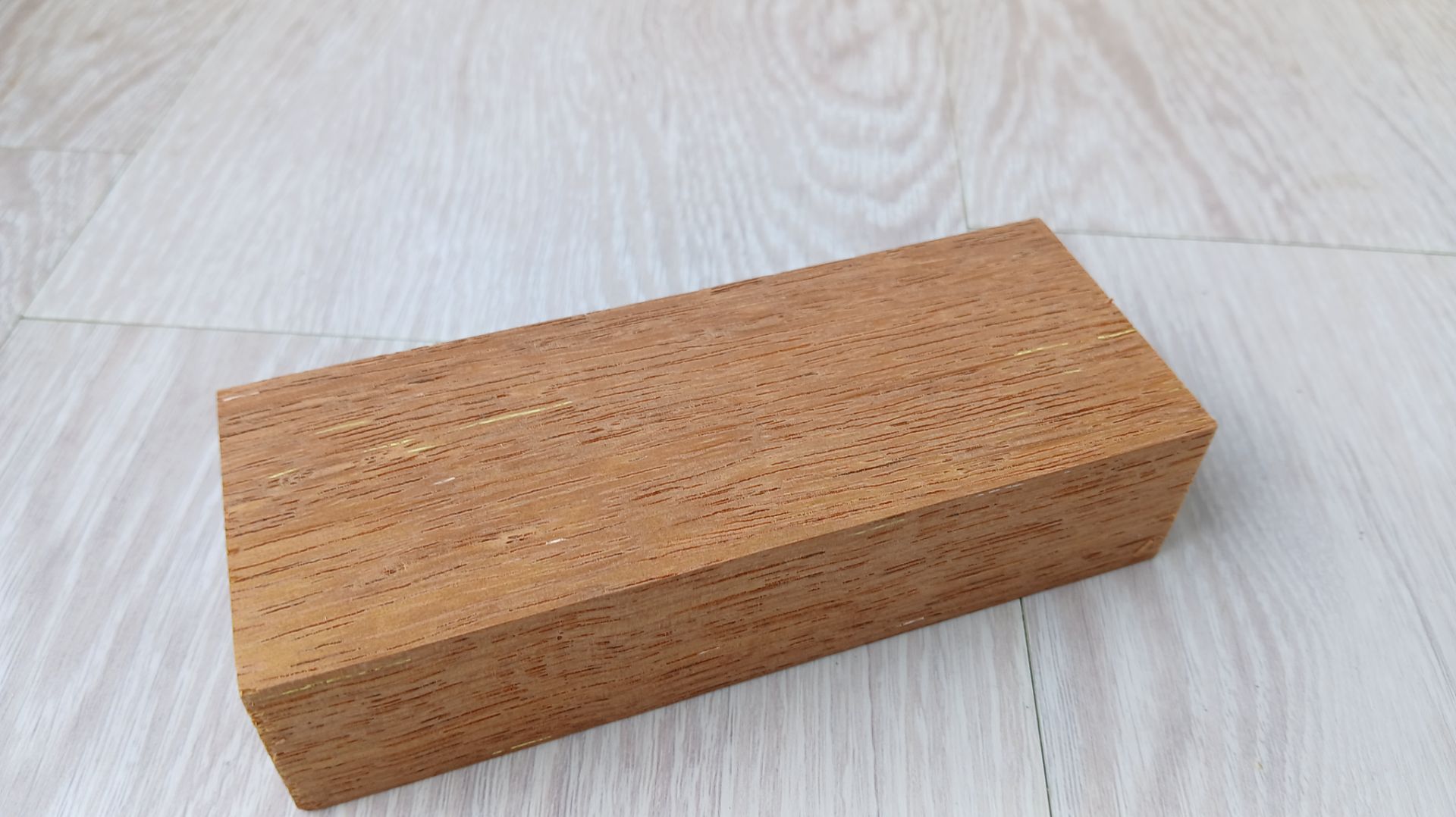 Некоторые ценные породы дерева до нанесения покрытия