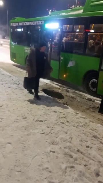 Асфальт провалился на улице Витебского 🫣