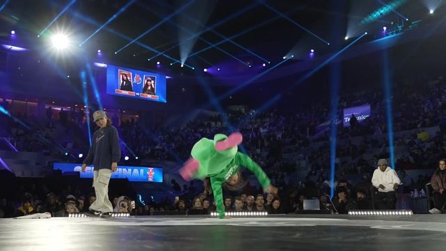 BreakDance | Брейкинг – B-Girl Свайпс и Футворк