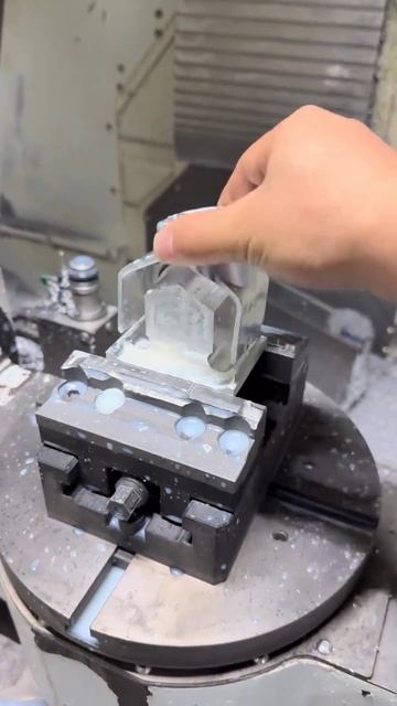 Механическая обработка алюминия на станке с ЧПУ.