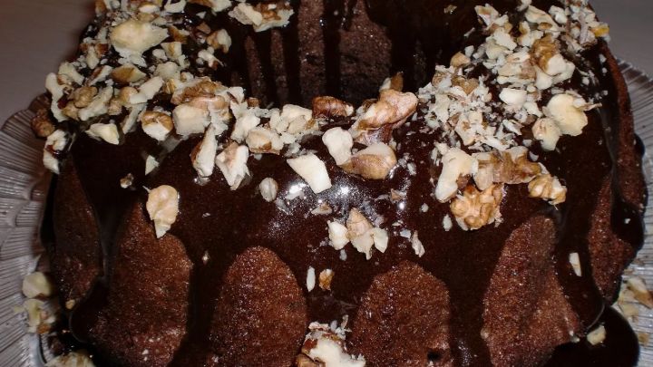 Кексы шоколадные орехами.