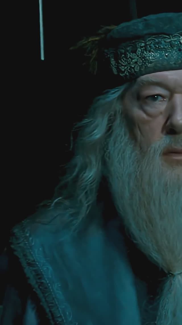 Альбус Дамблдор серый кардинал.