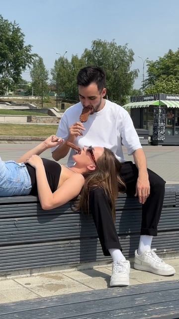 Прогулки теплее и желаннее с любимыми... пломбирами "Купино"