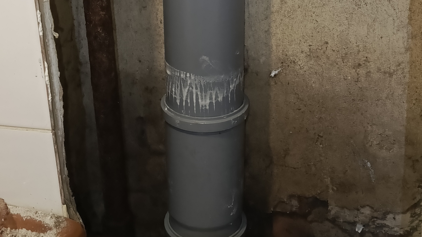 СССР,ЗАМЕНА СТОЯКА КАНАЛИЗАЦИИ.