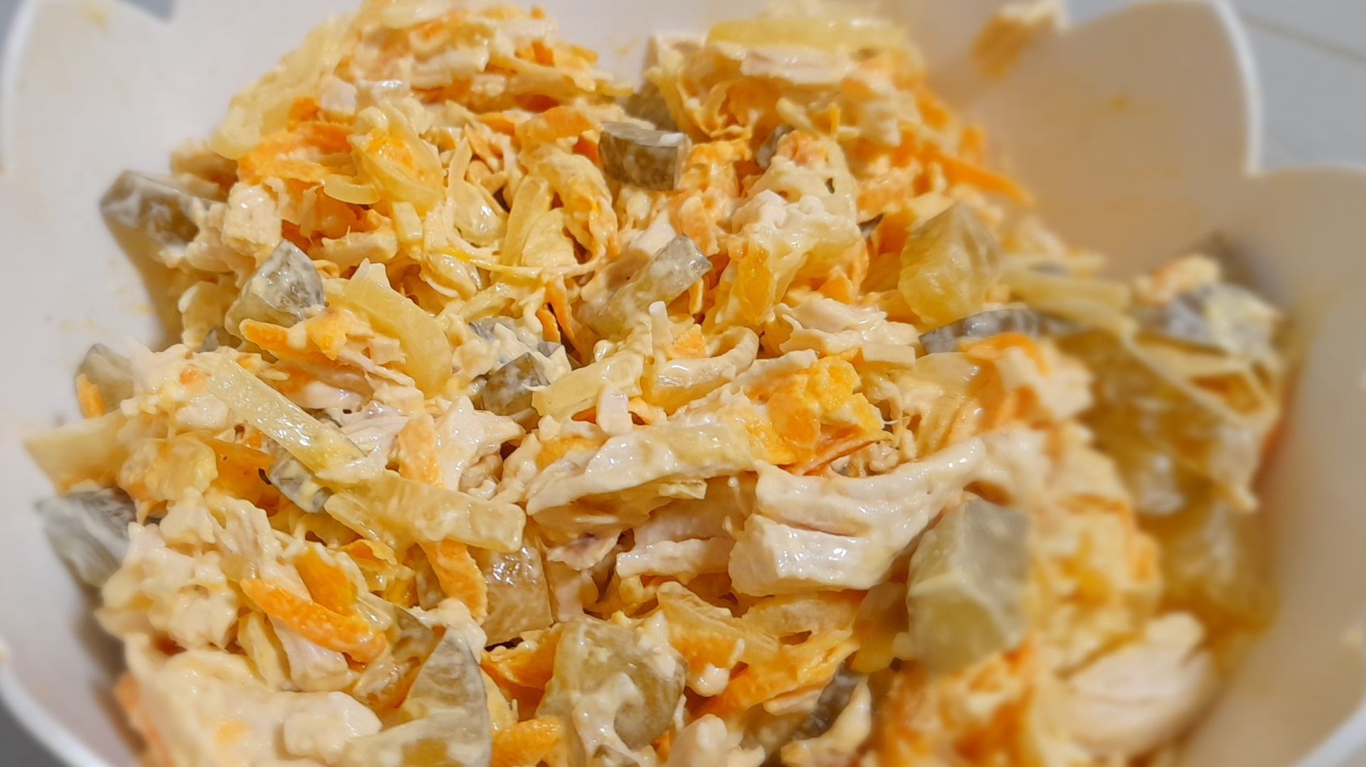 Салат "Обжорка" с курицей