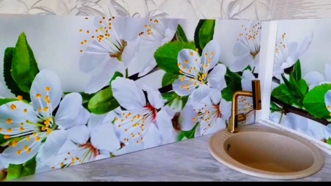 Повесили шкафы места мало.ЕЩЁ всё не разместили