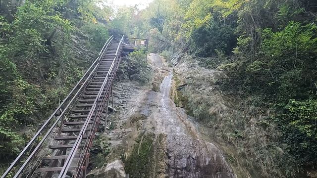 Первый водопад "Шнурок"
