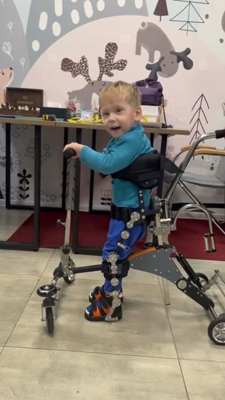 Артем получил вертикализатор Экзобот