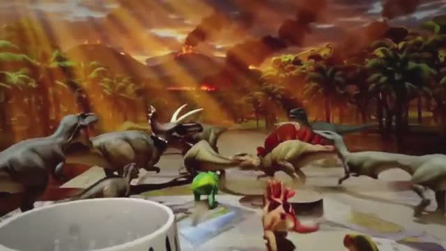 🦖 ОЖИЛИ! Игрушечные динозавры бегут и ревут! 🌀