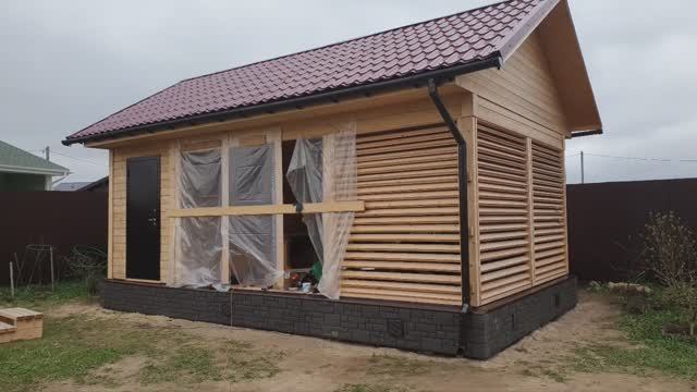 Монтаж фасадных панелей при отделке фундамента и продухи для цоколя, сделать в наружной отделке