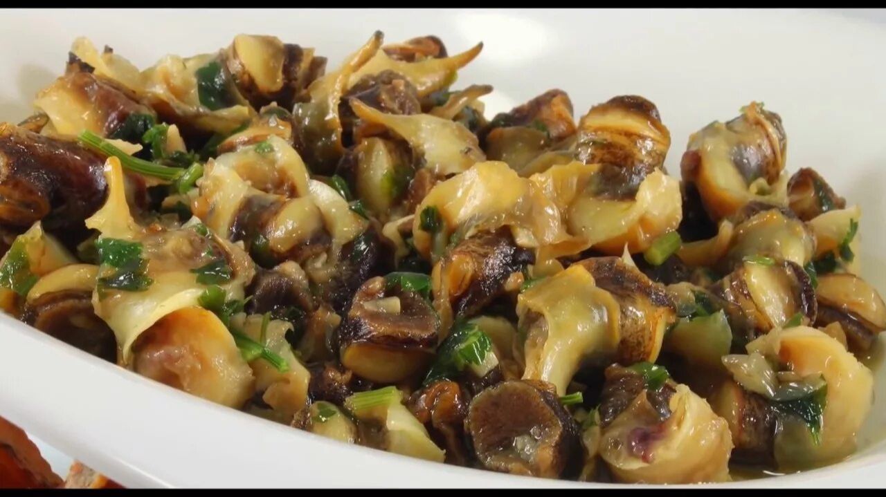 КАК СДЕЛАТЬ ВКУСНЫЙ,ПОЛЕЗНЫЙ САЛАТ ИЗ УЛИТОК СО СПЕЦИЯМИ