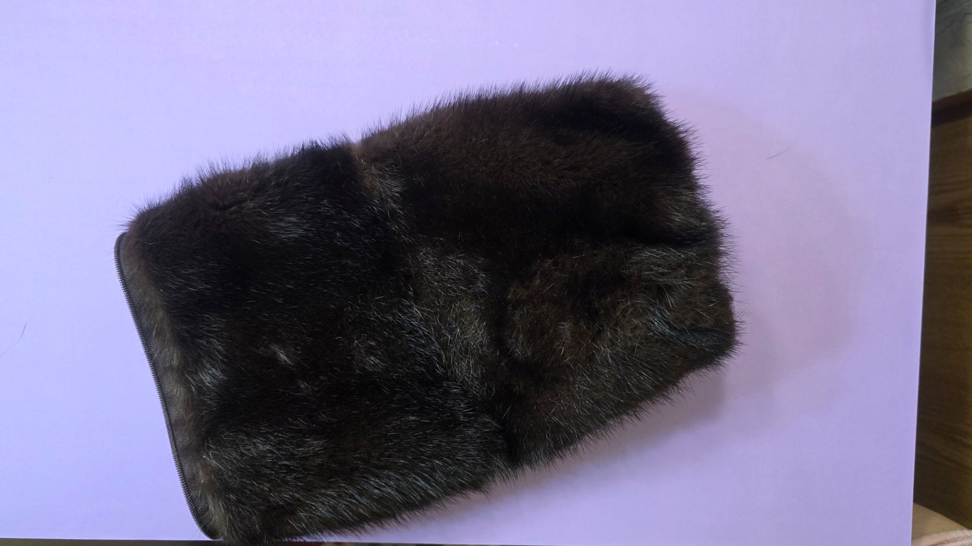 Замена резинки в рукавах норковой шубы .