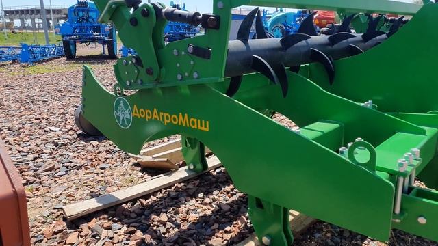Глубокорыхлитель "Тружениу" ДорАгроМаш