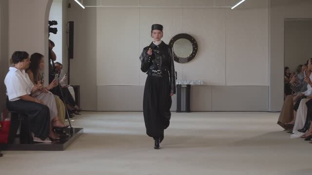 Показ коллекции Altuzarra весна-лето 2026