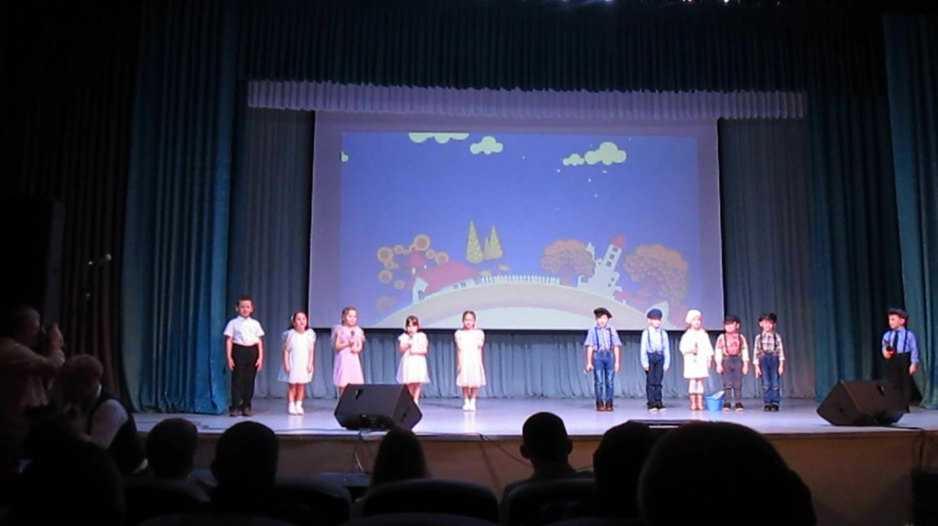 Дети поздравляют работников сельского хозяйства