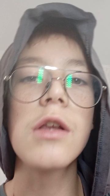 Пенсионер ведёт курс как хайпить в тик токе 🤣😝