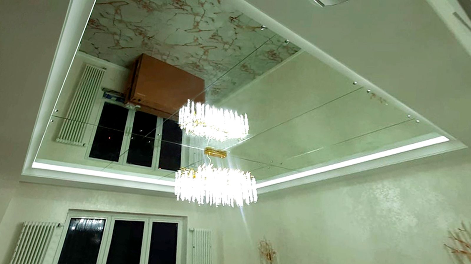 Зеркальный потолок