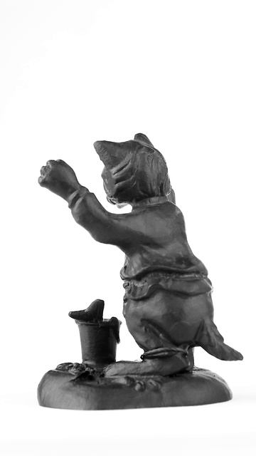 Статуэтка чугунная "Кот рыболов". Артикул 100030. https://феникс.art