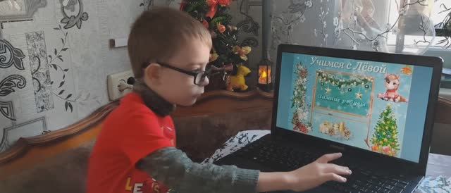 Новогодний выпуск. Зимние задачки. Решаем ребусы. Собираем слова. Решаем примеры в картинках.