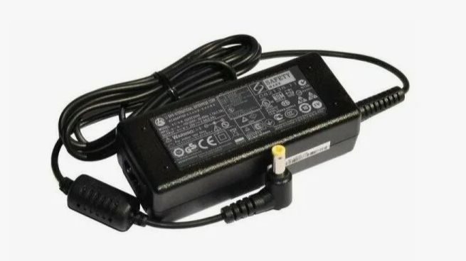 Заряжаем автомобильный АКБ зарядкой от ноутбука.